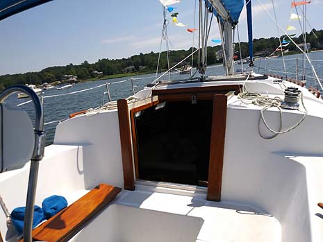 1983 Endeavour 33 Sailboat For Sale