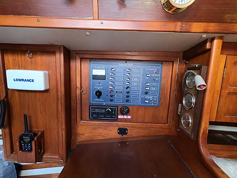 1984 Endeavour 38 Aft Cockpit Sailboat