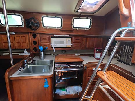 1984 Endeavour 38 Aft Cockpit Sailboat