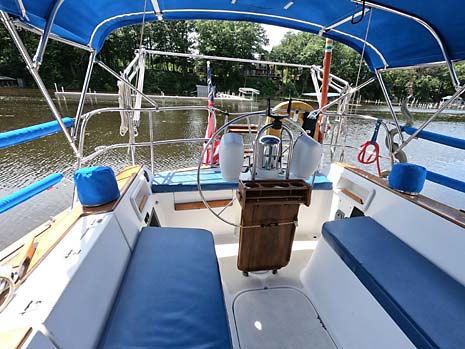 1984 Endeavour 38 Aft Cockpit Sailboat